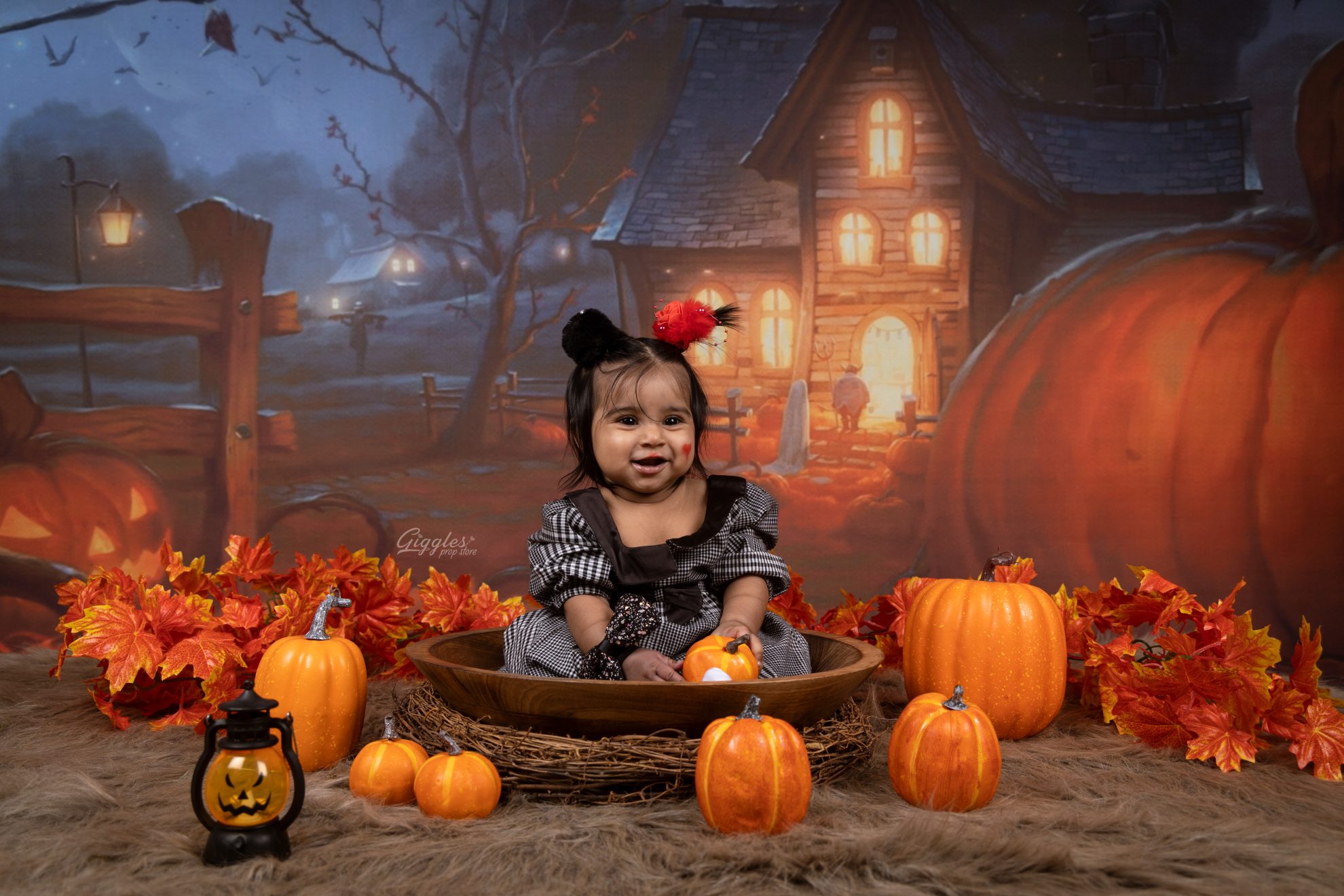 Themes - Giggles Prop Store